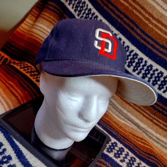 New Era | Accessories | Vintage 99s San Diego Padres Baseball Cap Mlb ...